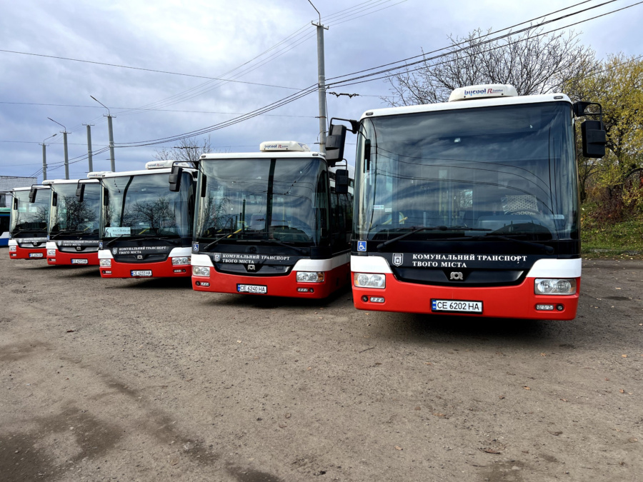 У Чернівцях на маршрут вперше виходять великі чеські автобуси (фото ...